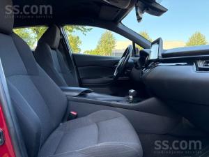 Sarkans Toyota C-HR 2017 Ventspils, ar dzinēja tilpumu 1.80 L un nobraukumu 120 tūkst. km par 15490 €, foto 19 vietnē AUTOMOTO.COM.LV