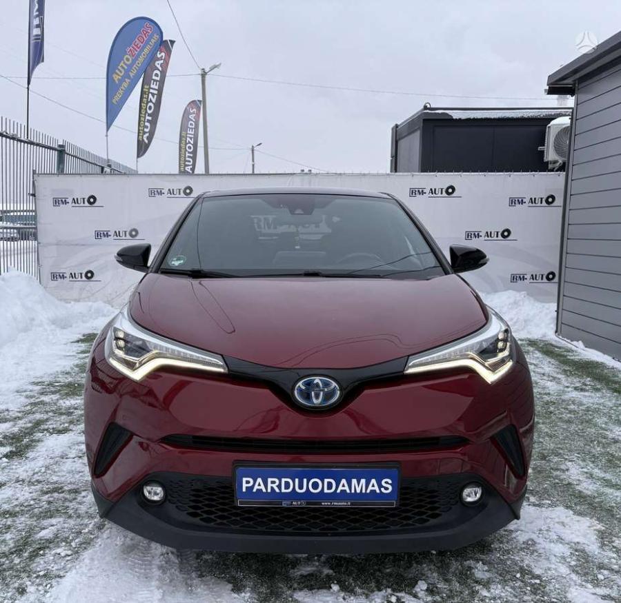 Sarkans Toyota C-HR 2018 Panevēža, ar dzinēja tilpumu 1.80 L un nobraukumu 232 tūkst. km par 13900 €, foto 3 vietnē AUTOMOTO.COM.LV