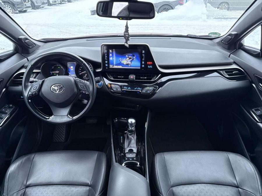 Sarkans Toyota C-HR 2018 Panevēža, ar dzinēja tilpumu 1.80 L un nobraukumu 232 tūkst. km par 13900 €, foto 17 vietnē AUTOMOTO.COM.LV