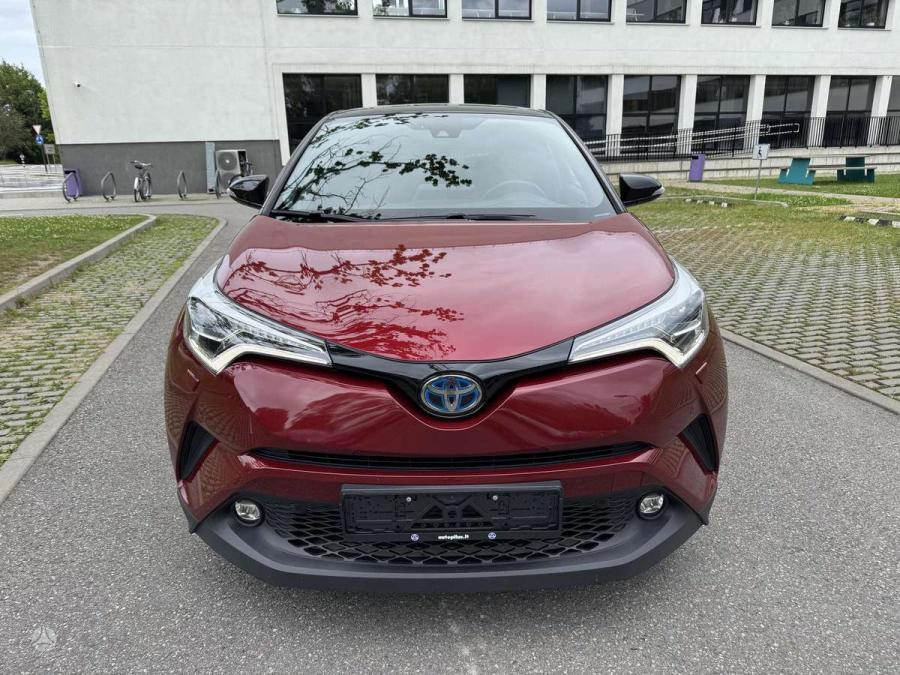 Красный Тойота C-HR 2018 в Каунас, объемом двигателя 1.80 л и пробегом 265 тыс. км за 13950 €, фото 4 на AUTOMOTO.COM.LV