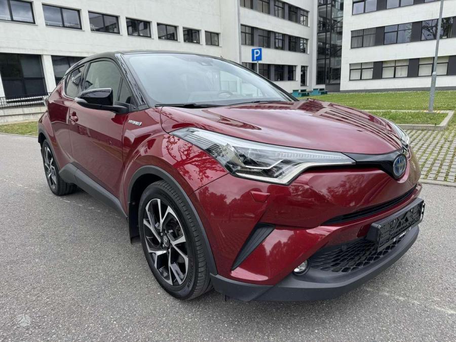 Красный Тойота C-HR 2018 в Каунас, объемом двигателя 1.80 л и пробегом 265 тыс. км за 13950 €, фото 5 на AUTOMOTO.COM.LV