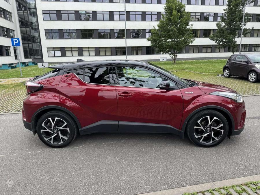 Красный Тойота C-HR 2018 в Каунас, объемом двигателя 1.80 л и пробегом 265 тыс. км за 13950 €, фото 6 на AUTOMOTO.COM.LV