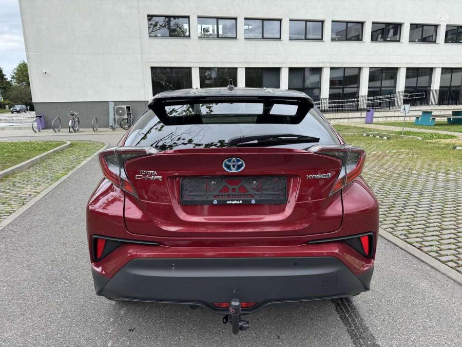 Красный Тойота C-HR 2018 в Каунас, объемом двигателя 1.80 л и пробегом 265 тыс. км за 13950 €, фото 8 на AUTOMOTO.COM.LV