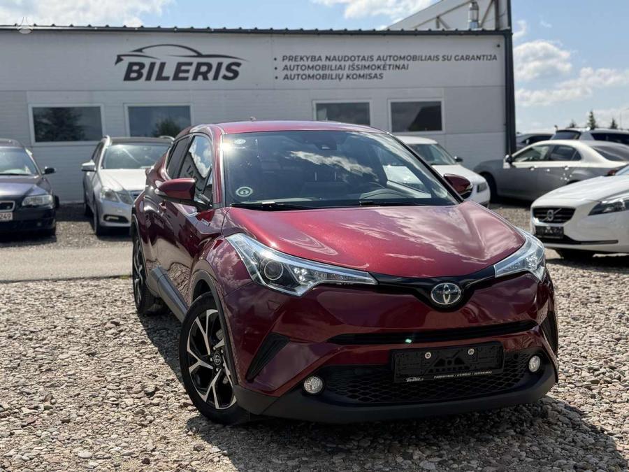Sarkans Toyota C-HR 2018 Utena, ar dzinēja tilpumu 1.80 L un nobraukumu 200 tūkst. km par 13990 €, foto 1 vietnē AUTOMOTO.COM.LV