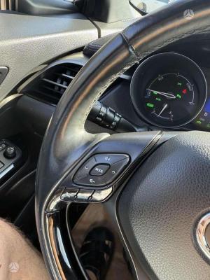Sarkans Toyota C-HR 2018 Utena, ar dzinēja tilpumu 1.80 L un nobraukumu 200 tūkst. km par 13990 €, foto 13 vietnē AUTOMOTO.COM.LV
