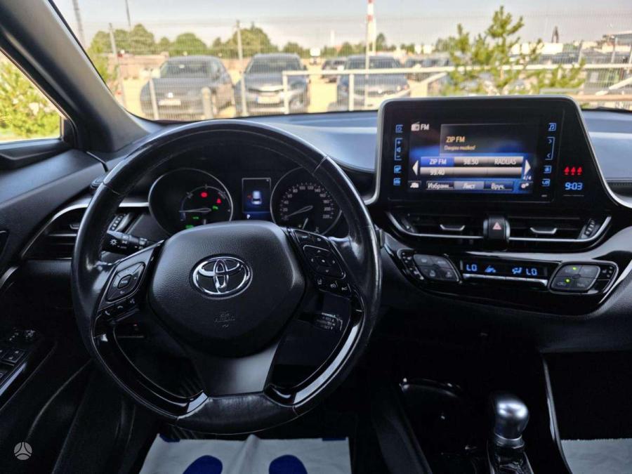 Sarkans Toyota C-HR 2018 Šauļi, ar dzinēja tilpumu 1.80 L un nobraukumu 154 tūkst. km par 17400 €, foto 19 vietnē AUTOMOTO.COM.LV