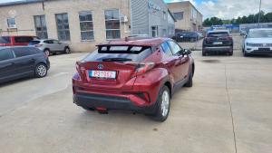 Red Toyota C-HR 2018 in Siauliai, with an engine capacity of 1.80 L and mileage of 207 thousand km for 14700 €, photo 8 on AUTOMOTO.COM.LV