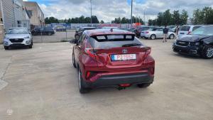 Red Toyota C-HR 2018 in Siauliai, with an engine capacity of 1.80 L and mileage of 207 thousand km for 14700 €, photo 11 on AUTOMOTO.COM.LV