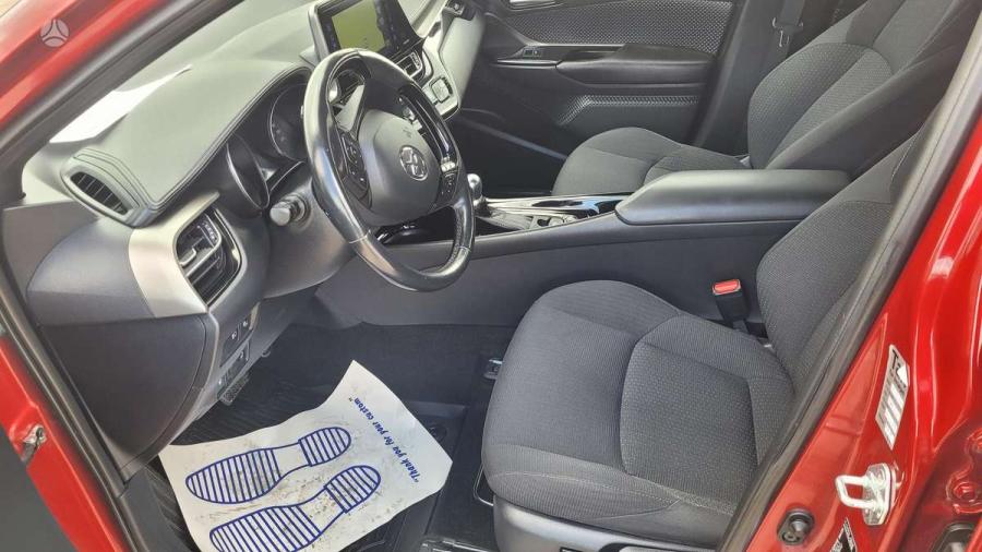 Red Toyota C-HR 2018 in Siauliai, with an engine capacity of 1.80 L and mileage of 207 thousand km for 14700 €, photo 18 on AUTOMOTO.COM.LV