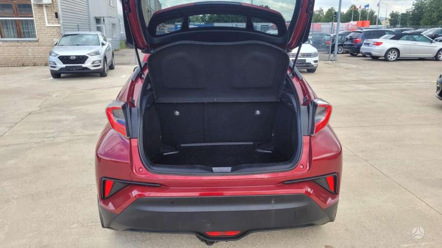 Red Toyota C-HR 2018 in Siauliai, with an engine capacity of 1.80 L and mileage of 207 thousand km for 14700 €, photo 24 on AUTOMOTO.COM.LV