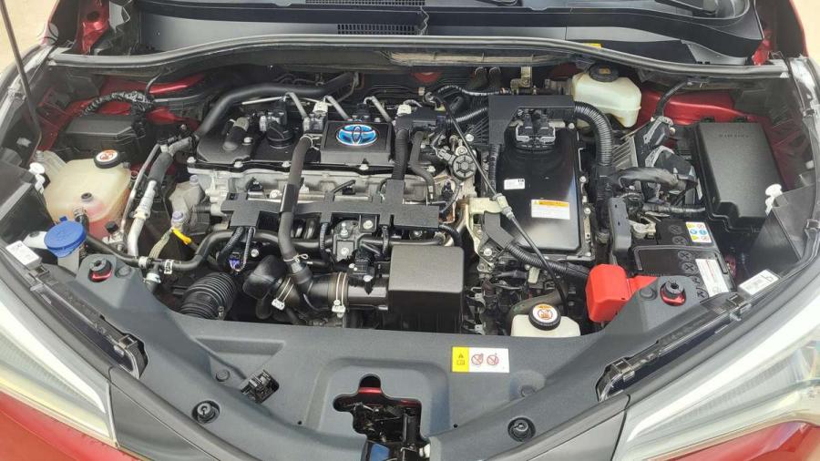 Red Toyota C-HR 2018 in Siauliai, with an engine capacity of 1.80 L and mileage of 207 thousand km for 14700 €, photo 25 on AUTOMOTO.COM.LV