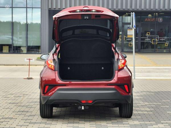 Red Toyota C-HR 2018 in Siauliai, with an engine capacity of 1.80 L and mileage of 165 thousand km for 14950 €, photo 5 on AUTOMOTO.COM.LV