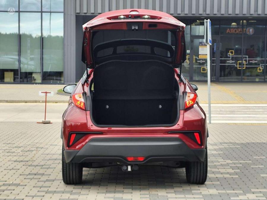 Sarkans Toyota C-HR 2018 Šauļi, ar dzinēja tilpumu 1.80 L un nobraukumu 165 tūkst. km par 14950 €, foto 6 vietnē AUTOMOTO.COM.LV