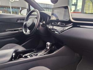 Sarkans Toyota C-HR 2018 Šauļi, ar dzinēja tilpumu 1.80 L un nobraukumu 165 tūkst. km par 14950 €, foto 20 vietnē AUTOMOTO.COM.LV
