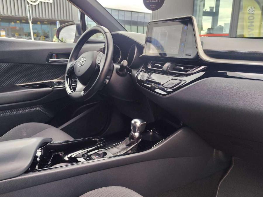 Sarkans Toyota C-HR 2018 Šauļi, ar dzinēja tilpumu 1.80 L un nobraukumu 165 tūkst. km par 14950 €, foto 20 vietnē AUTOMOTO.COM.LV