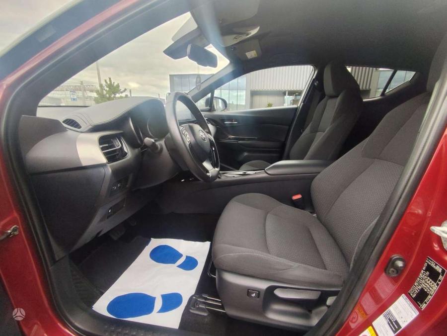 Sarkans Toyota C-HR 2018 Šauļi, ar dzinēja tilpumu 1.80 L un nobraukumu 165 tūkst. km par 14950 €, foto 23 vietnē AUTOMOTO.COM.LV
