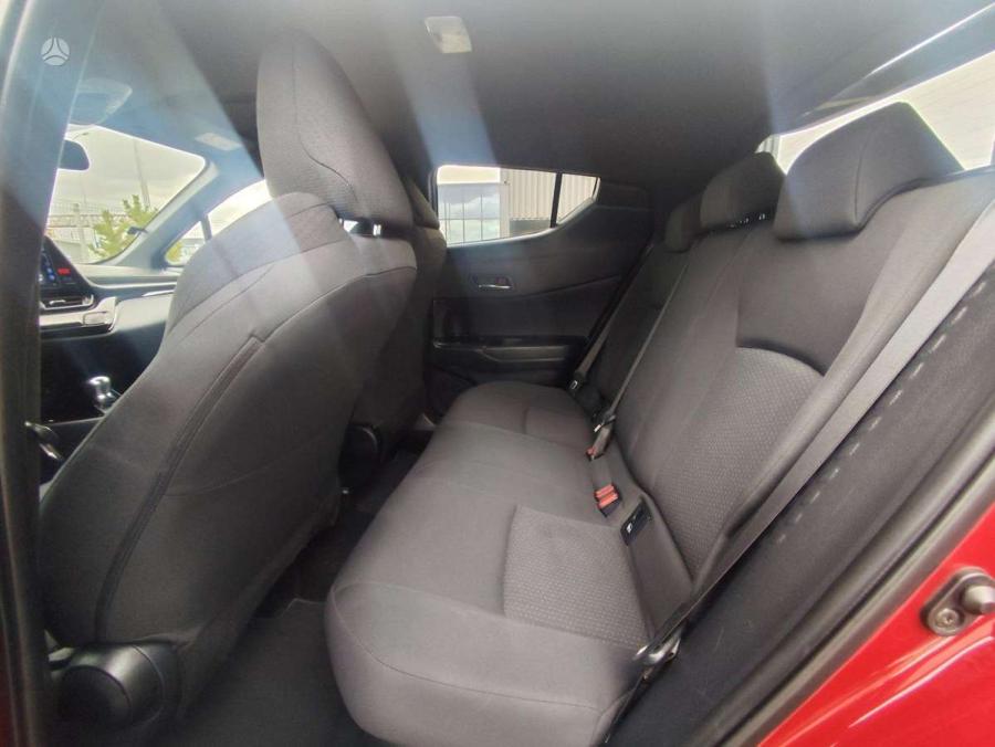 Sarkans Toyota C-HR 2018 Šauļi, ar dzinēja tilpumu 1.80 L un nobraukumu 165 tūkst. km par 14950 €, foto 25 vietnē AUTOMOTO.COM.LV