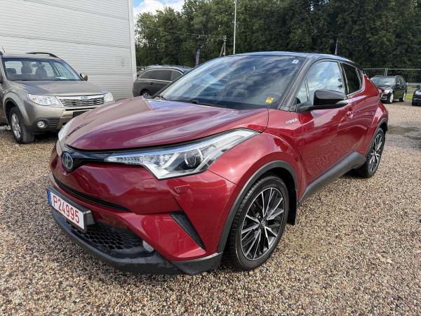 Red Toyota C-HR 2018 in Utena, with an engine capacity of 1.80 L and mileage of 197 thousand km for 14150 €, photo 3 on AUTOMOTO.COM.LV