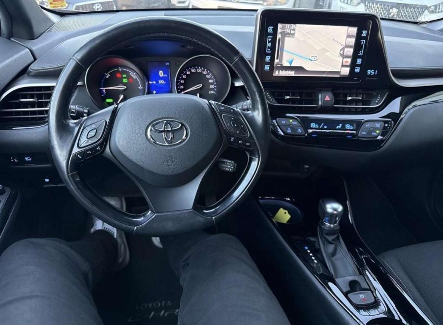 Sarkans Toyota C-HR 2018 Utena, ar dzinēja tilpumu 1.80 L un nobraukumu 197 tūkst. km par 14150 €, foto 20 vietnē AUTOMOTO.COM.LV