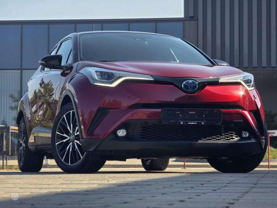 Красный Тойота C-HR 2018 в Шяуляй, объемом двигателя 1.80 л и пробегом 154 тыс. км за 17400 €, фото 7 на AUTOMOTO.COM.LV