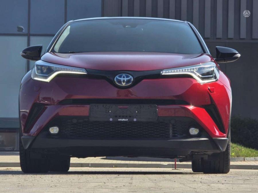 Красный Тойота C-HR 2018 в Шяуляй, объемом двигателя 1.80 л и пробегом 154 тыс. км за 17400 €, фото 8 на AUTOMOTO.COM.LV