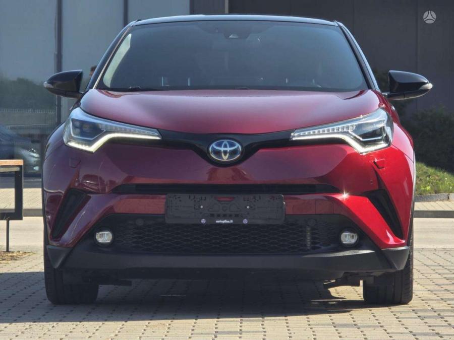 Красный Тойота C-HR 2018 в Шяуляй, объемом двигателя 1.80 л и пробегом 154 тыс. км за 17400 €, фото 11 на AUTOMOTO.COM.LV