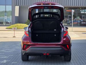 Красный Тойота C-HR 2018 в Шяуляй, объемом двигателя 1.80 л и пробегом 154 тыс. км за 17400 €, фото 13 на AUTOMOTO.COM.LV