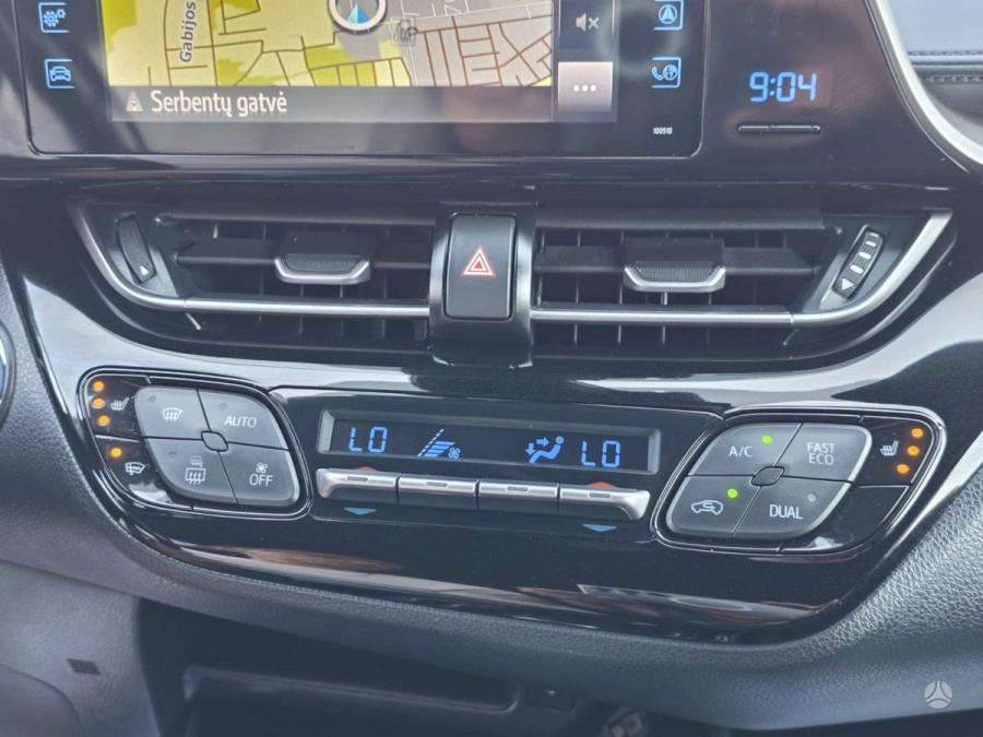 Красный Тойота C-HR 2018 в Шяуляй, объемом двигателя 1.80 л и пробегом 154 тыс. км за 17400 €, фото 30 на AUTOMOTO.COM.LV