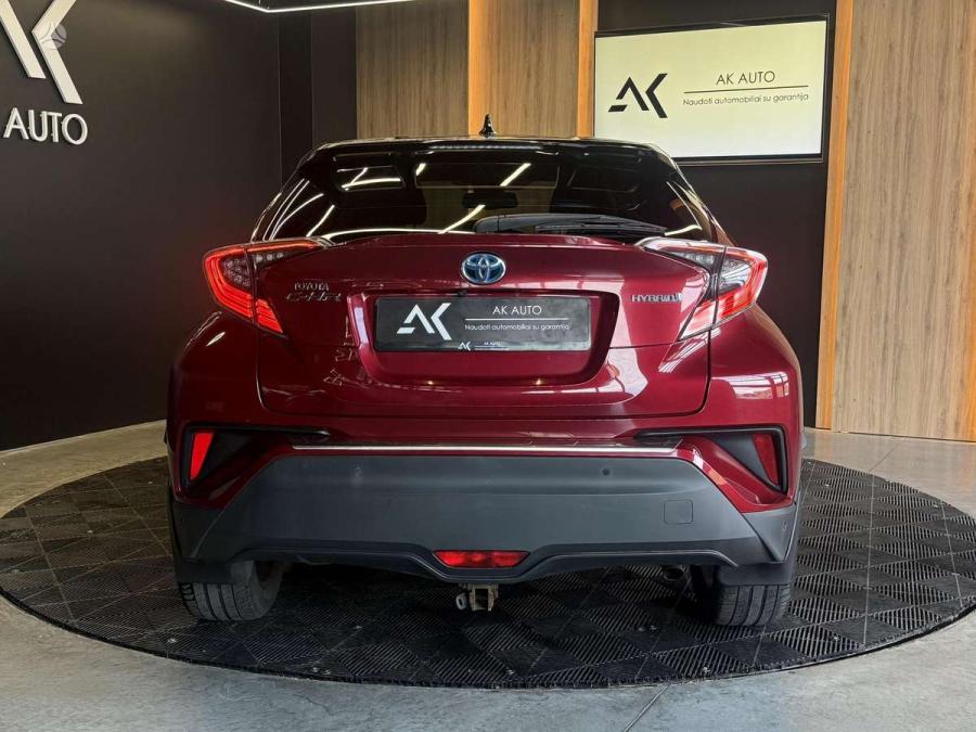 Red Toyota C-HR 2018 in Kaunas, with an engine capacity of 1.80 L and mileage of 115 thousand km for 18990 €, photo 11 on AUTOMOTO.COM.LV