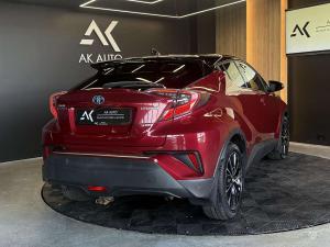 Red Toyota C-HR 2018 in Kaunas, with an engine capacity of 1.80 L and mileage of 115 thousand km for 18990 €, photo 12 on AUTOMOTO.COM.LV
