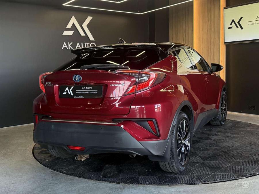 Red Toyota C-HR 2018 in Kaunas, with an engine capacity of 1.80 L and mileage of 115 thousand km for 18990 €, photo 12 on AUTOMOTO.COM.LV