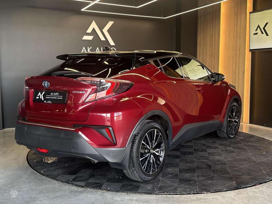 Red Toyota C-HR 2018 in Kaunas, with an engine capacity of 1.80 L and mileage of 115 thousand km for 18990 €, photo 13 on AUTOMOTO.COM.LV