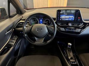 Red Toyota C-HR 2018 in Kaunas, with an engine capacity of 1.80 L and mileage of 115 thousand km for 18990 €, photo 16 on AUTOMOTO.COM.LV