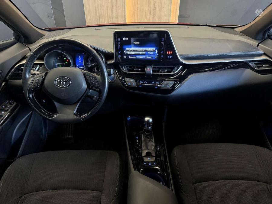 Red Toyota C-HR 2018 in Kaunas, with an engine capacity of 1.80 L and mileage of 115 thousand km for 18990 €, photo 17 on AUTOMOTO.COM.LV