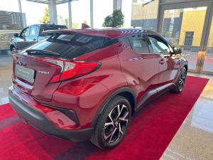 Red Toyota C-HR 2018 in Siauliai, with an engine capacity of 1.80 L and mileage of 98 thousand km for 18900 €, photo 6 on AUTOMOTO.COM.LV
