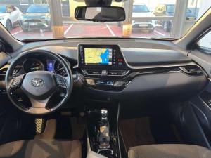 Red Toyota C-HR 2018 in Siauliai, with an engine capacity of 1.80 L and mileage of 98 thousand km for 18900 €, photo 14 on AUTOMOTO.COM.LV