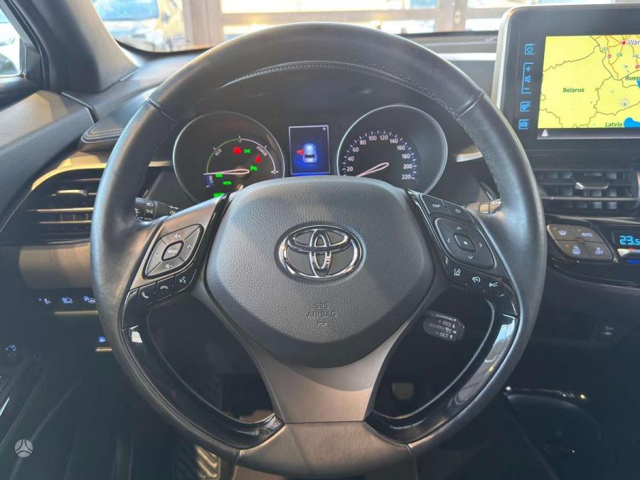 Red Toyota C-HR 2018 in Siauliai, with an engine capacity of 1.80 L and mileage of 98 thousand km for 18900 €, photo 15 on AUTOMOTO.COM.LV