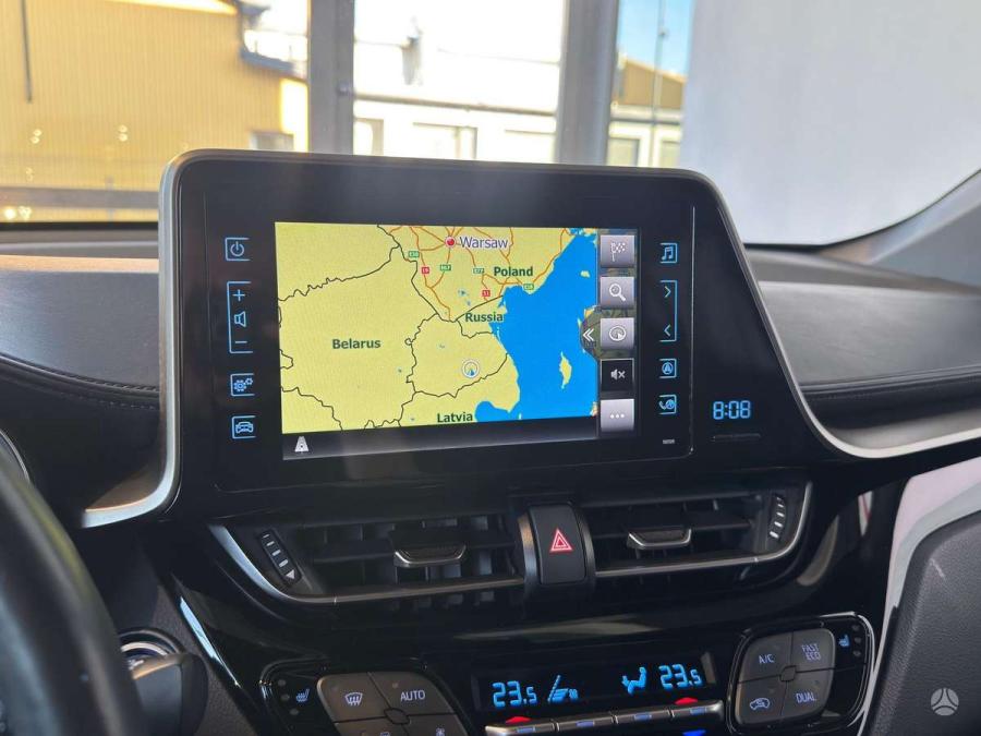Red Toyota C-HR 2018 in Siauliai, with an engine capacity of 1.80 L and mileage of 98 thousand km for 18900 €, photo 19 on AUTOMOTO.COM.LV
