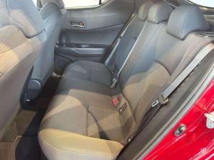 Red Toyota C-HR 2018 in Siauliai, with an engine capacity of 1.80 L and mileage of 98 thousand km for 18900 €, photo 22 on AUTOMOTO.COM.LV
