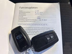 Red Toyota C-HR 2018 in Siauliai, with an engine capacity of 1.80 L and mileage of 98 thousand km for 18900 €, photo 25 on AUTOMOTO.COM.LV