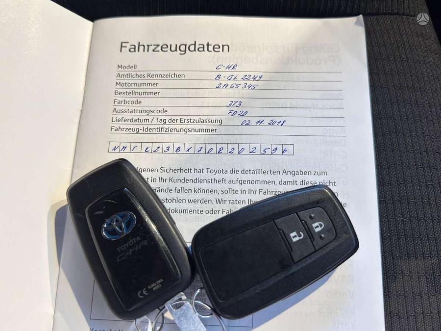 Red Toyota C-HR 2018 in Siauliai, with an engine capacity of 1.80 L and mileage of 98 thousand km for 18900 €, photo 25 on AUTOMOTO.COM.LV