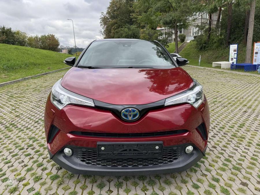 Sarkans Toyota C-HR 2018 Kauņa, ar dzinēja tilpumu 1.80 L un nobraukumu 87 tūkst. km par 17550 €, foto 4 vietnē AUTOMOTO.COM.LV