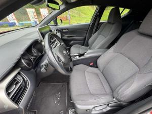 Sarkans Toyota C-HR 2018 Kauņa, ar dzinēja tilpumu 1.80 L un nobraukumu 87 tūkst. km par 17550 €, foto 12 vietnē AUTOMOTO.COM.LV