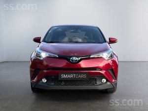 Red Toyota C-HR 2019 in Riga, with an engine capacity of 1.80 L and mileage of 147 thousand km for 16150 €, photo 2 on AUTOMOTO.COM.LV