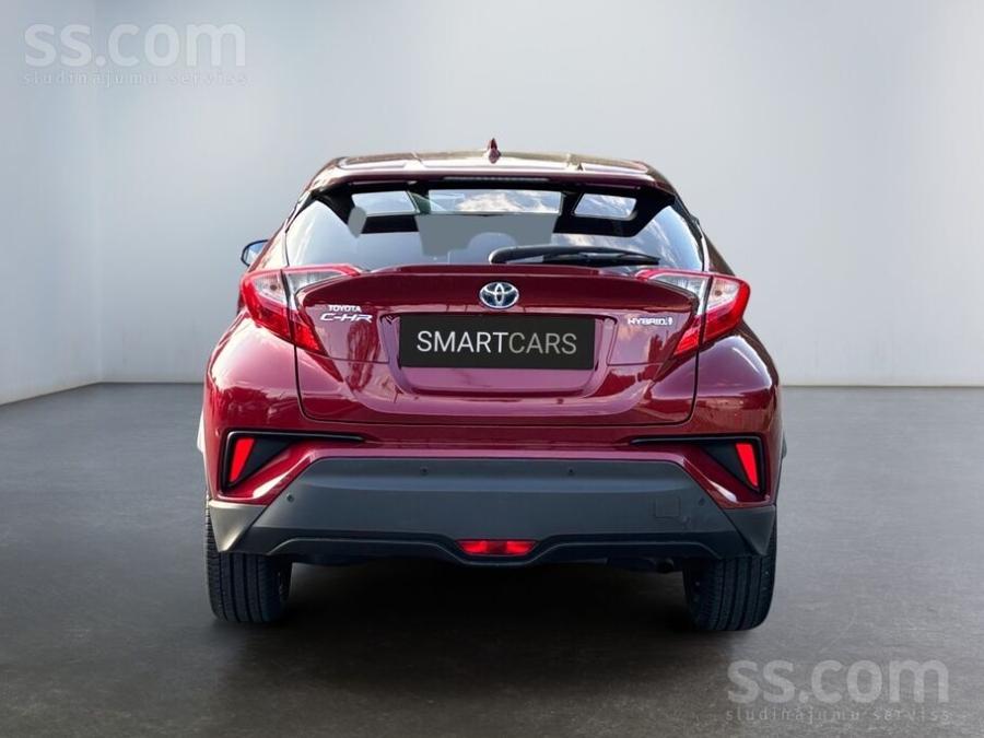 Red Toyota C-HR 2019 in Riga, with an engine capacity of 1.80 L and mileage of 147 thousand km for 16150 €, photo 4 on AUTOMOTO.COM.LV
