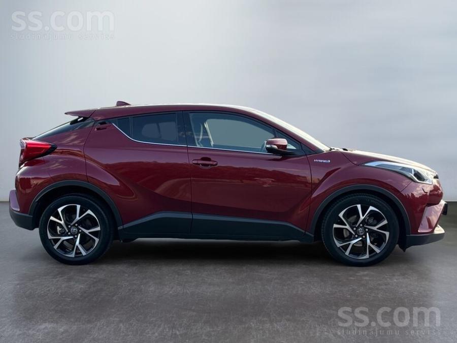 Red Toyota C-HR 2019 in Riga, with an engine capacity of 1.80 L and mileage of 147 thousand km for 16150 €, photo 5 on AUTOMOTO.COM.LV