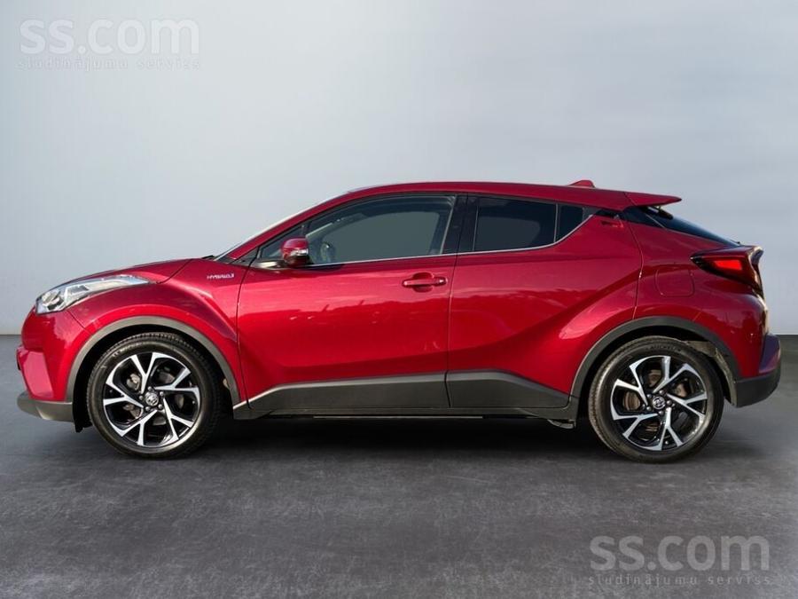 Red Toyota C-HR 2019 in Riga, with an engine capacity of 1.80 L and mileage of 147 thousand km for 16150 €, photo 6 on AUTOMOTO.COM.LV