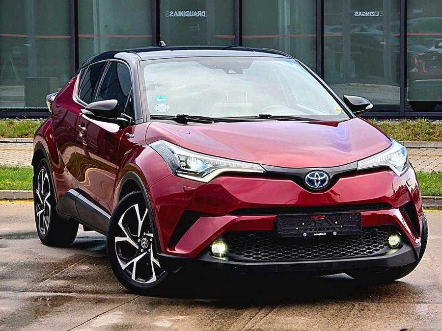 Красный Тойота C-HR 2019 в Шяуляй, объемом двигателя 1.80 л и пробегом 164 тыс. км за 17500 €, фото 1 на AUTOMOTO.COM.LV