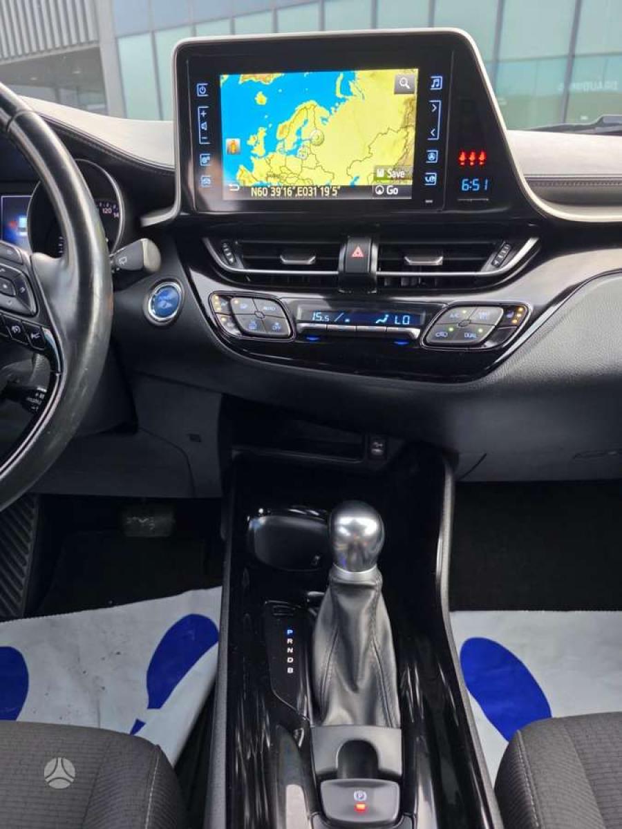 Красный Тойота C-HR 2019 в Шяуляй, объемом двигателя 1.80 л и пробегом 164 тыс. км за 17500 €, фото 25 на AUTOMOTO.COM.LV