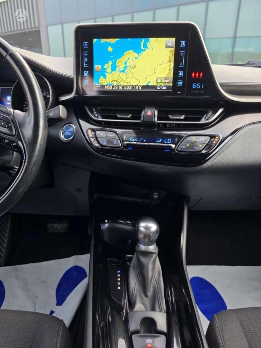 Красный Тойота C-HR 2019 в Шяуляй, объемом двигателя 1.80 л и пробегом 164 тыс. км за 17500 €, фото 27 на AUTOMOTO.COM.LV